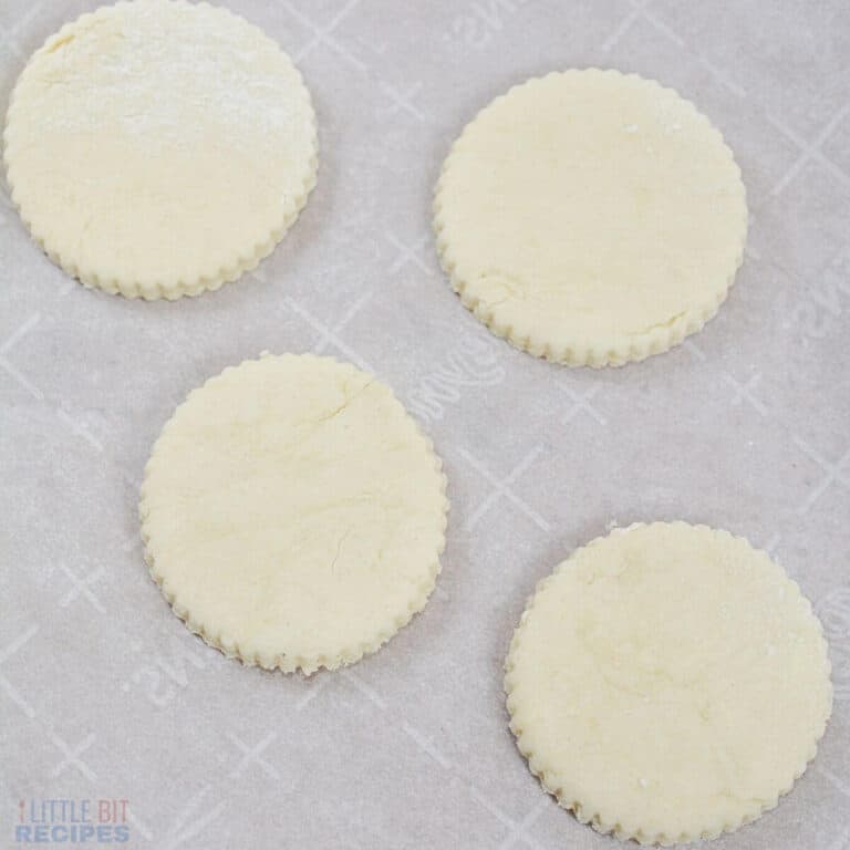 Small Batch Biscuits For Two {4-ingredients} | Little Bit Recipes