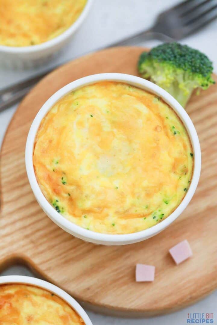 Individual Mini Frittatas with Ham and Broccoli | Little Bit Recipes