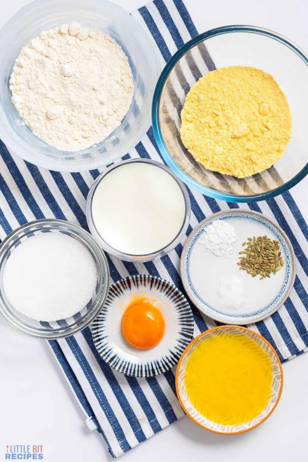 Small Batch Cornbread for Two | Little Bit Recipes