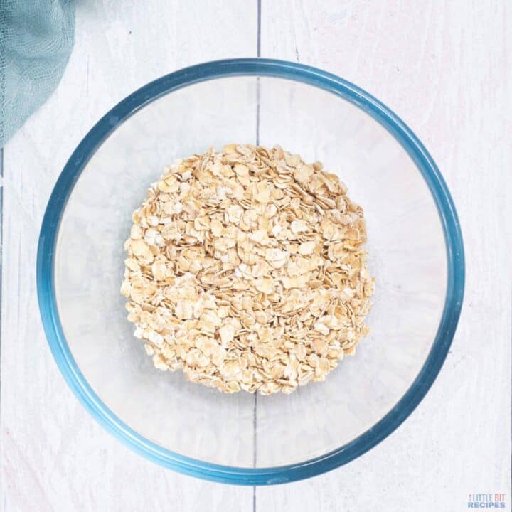 Single-Serve Baked Oatmeal for One | Little Bit Recipes