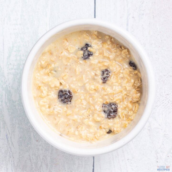 Single-Serve Baked Oatmeal for One | Little Bit Recipes