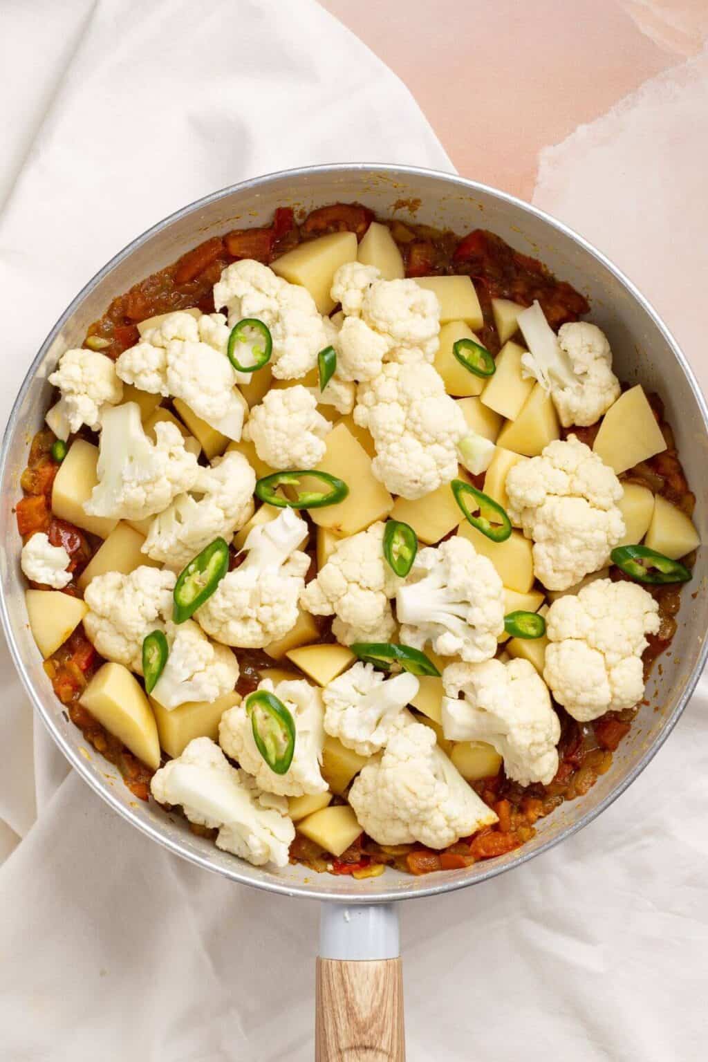 Aloo Gobi Masala (Cauliflower Potato Curry) | Little Bit Recipes