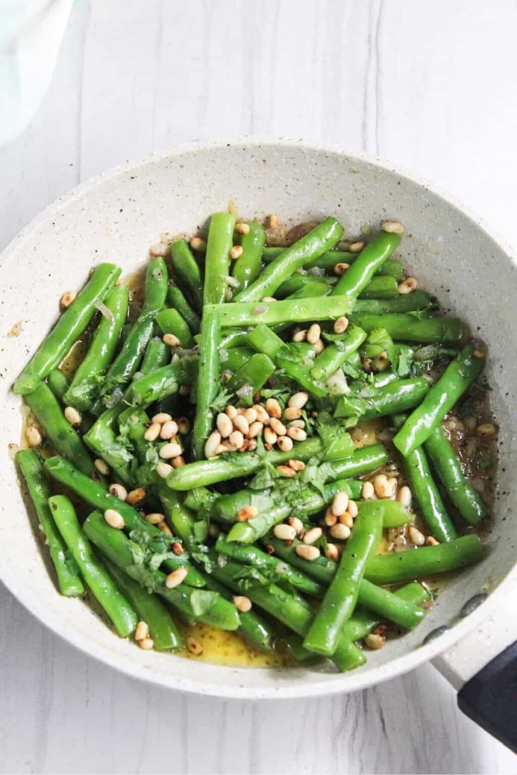 Green Beans with Garlic Butter | Little Bit Recipes