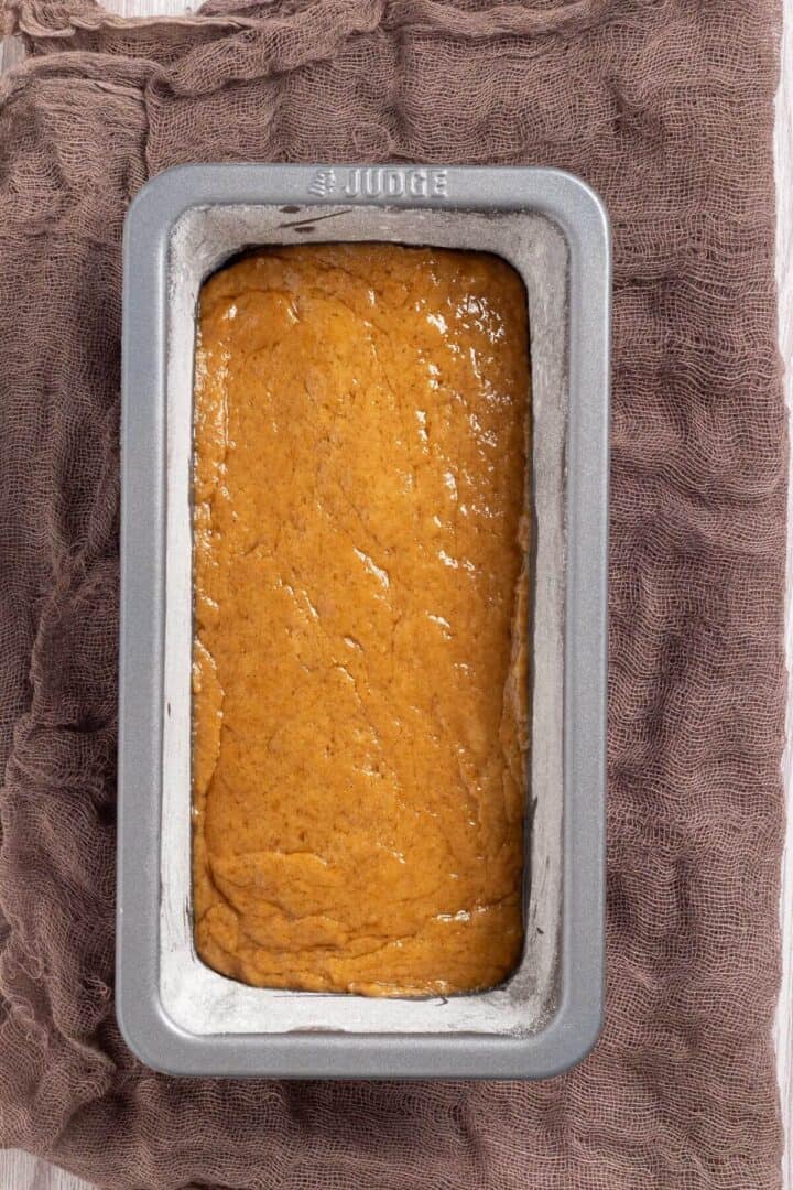 Mini Gingerbread Loaf | Little Bit Recipes